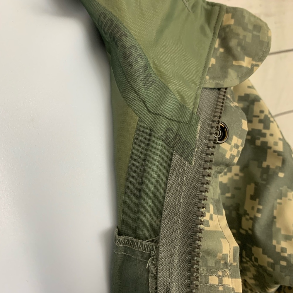 Men’s Army Digital Camo Gortex Parka Small Long - Gem